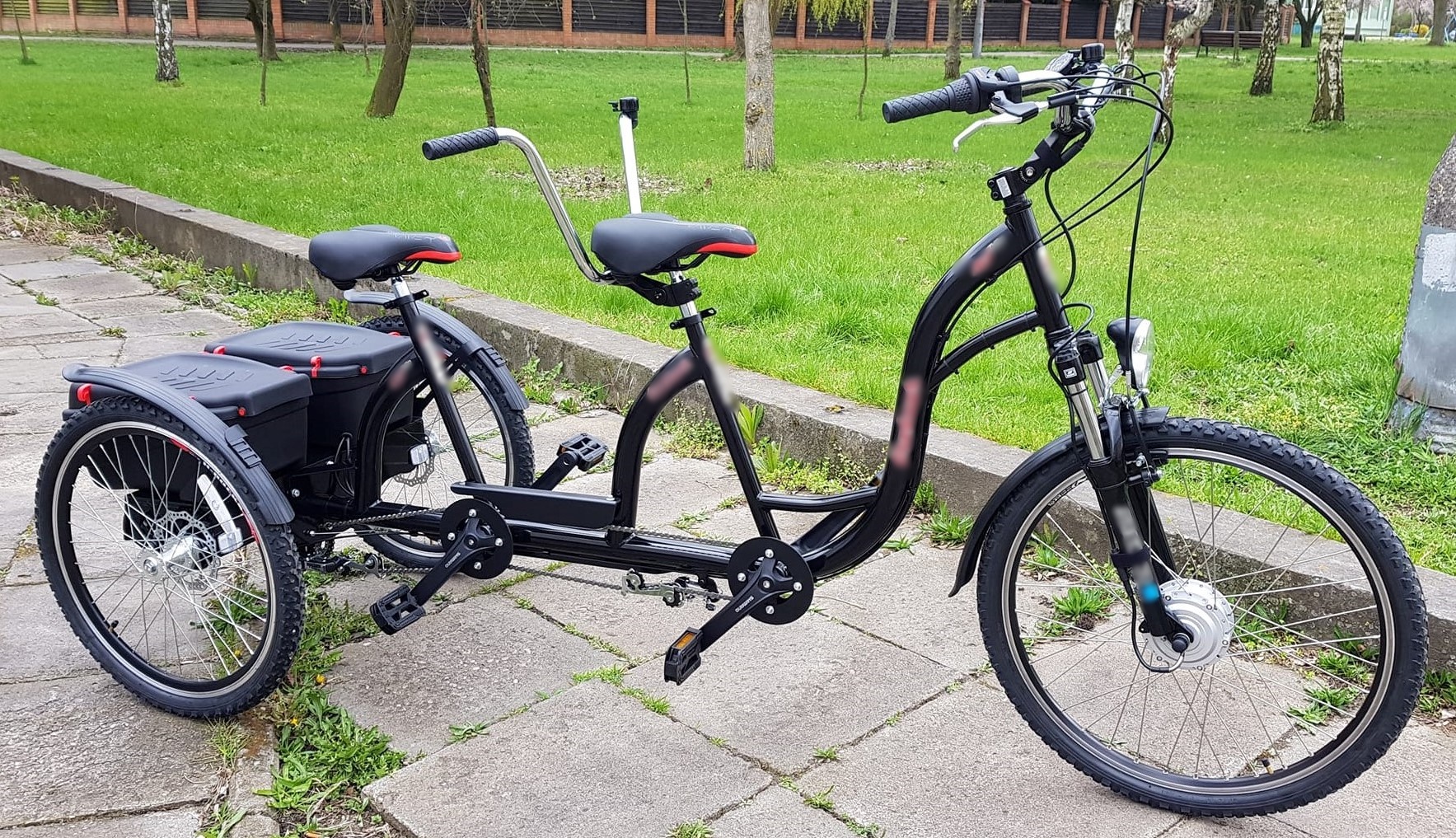 Rower trójkołowy tandem dwuosobowy z napędem elektrycznym - Sklep ...